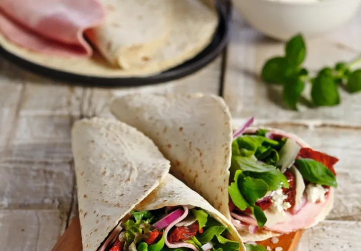 Recette Wraps au jambon, fromage frais, tomates confites | Herta